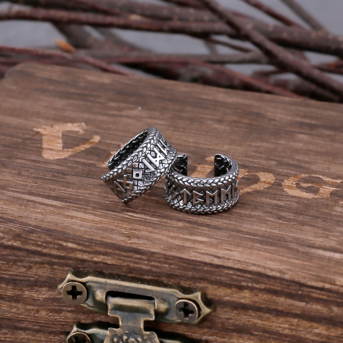 Boucle d'oreille martelée tressée cartilage sans trou runes - Homme - – 1001 Boucles d'Oreille